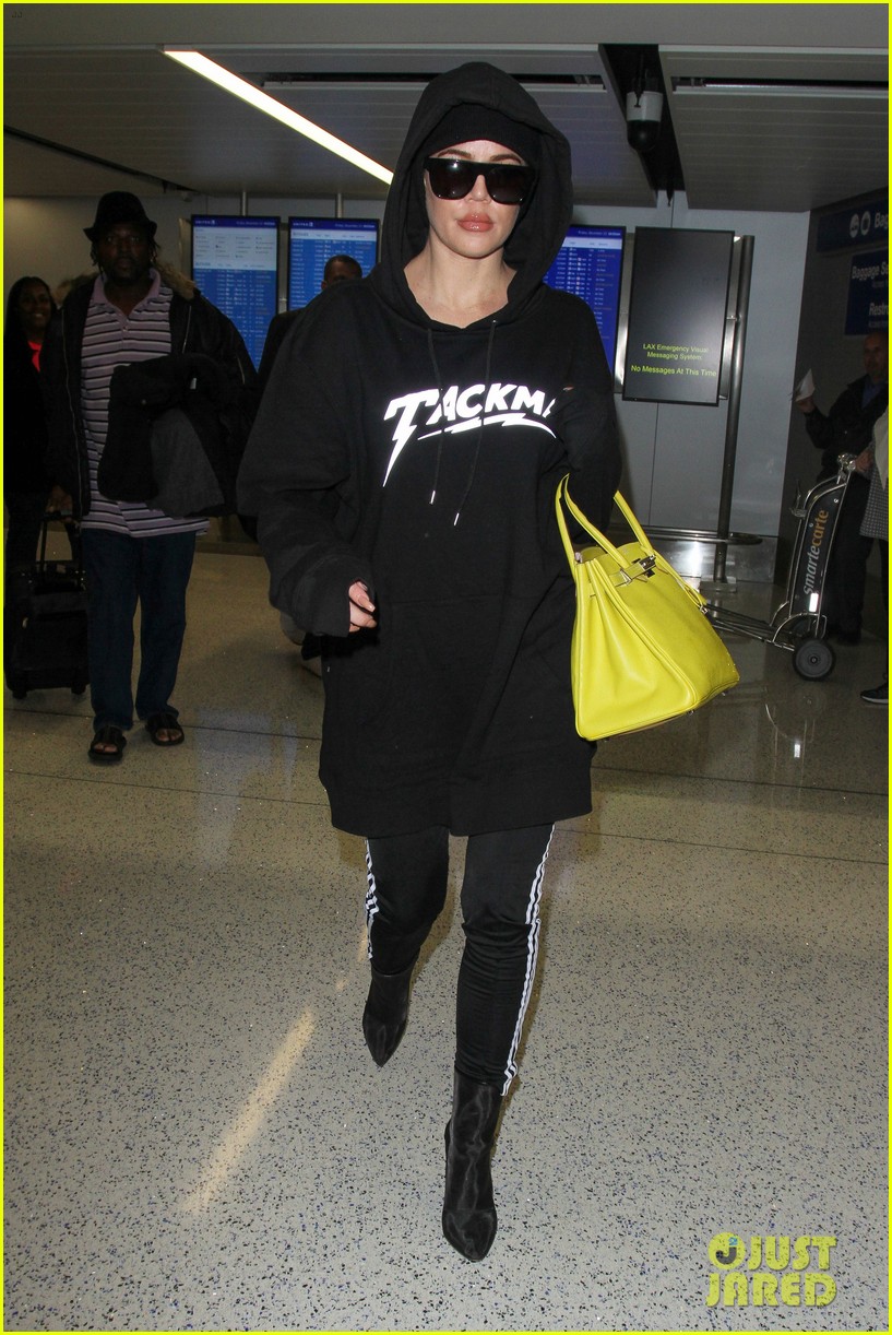 Kris Jenner Shares One of the First Kardashian Family Christmas Photos ...