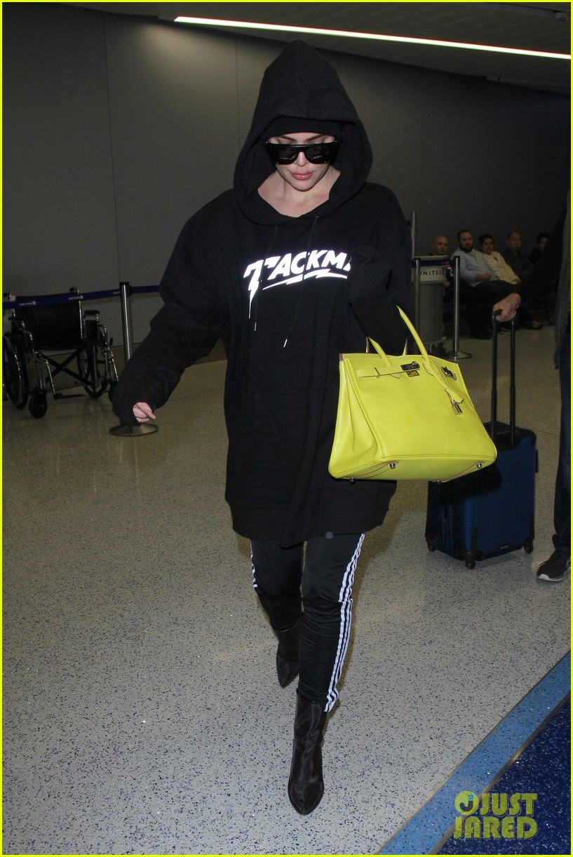 Kris Jenner Shares One of the First Kardashian Family Christmas Photos ...