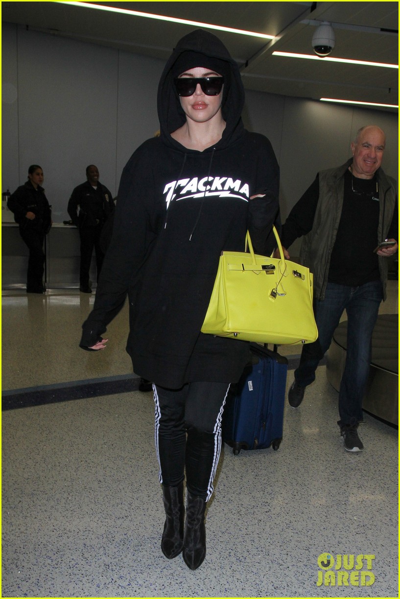 Kris Jenner Shares One of the First Kardashian Family Christmas Photos ...