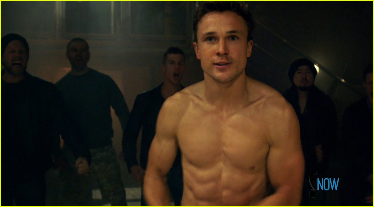 See All of William Moseley's Hot Shirtless Moments on 'The Royals ...