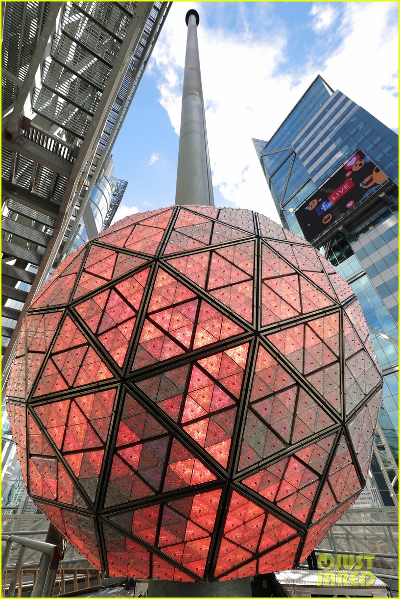 New Year's Eve Times Square Ball Drop 2017 - Live Stream Video!: Photo ...