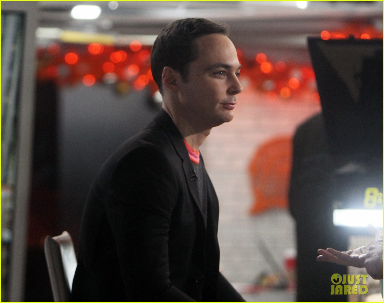 VIDEO: Jim Parsons Almost Has Panic Attack Playing 5-Second Summaries ...