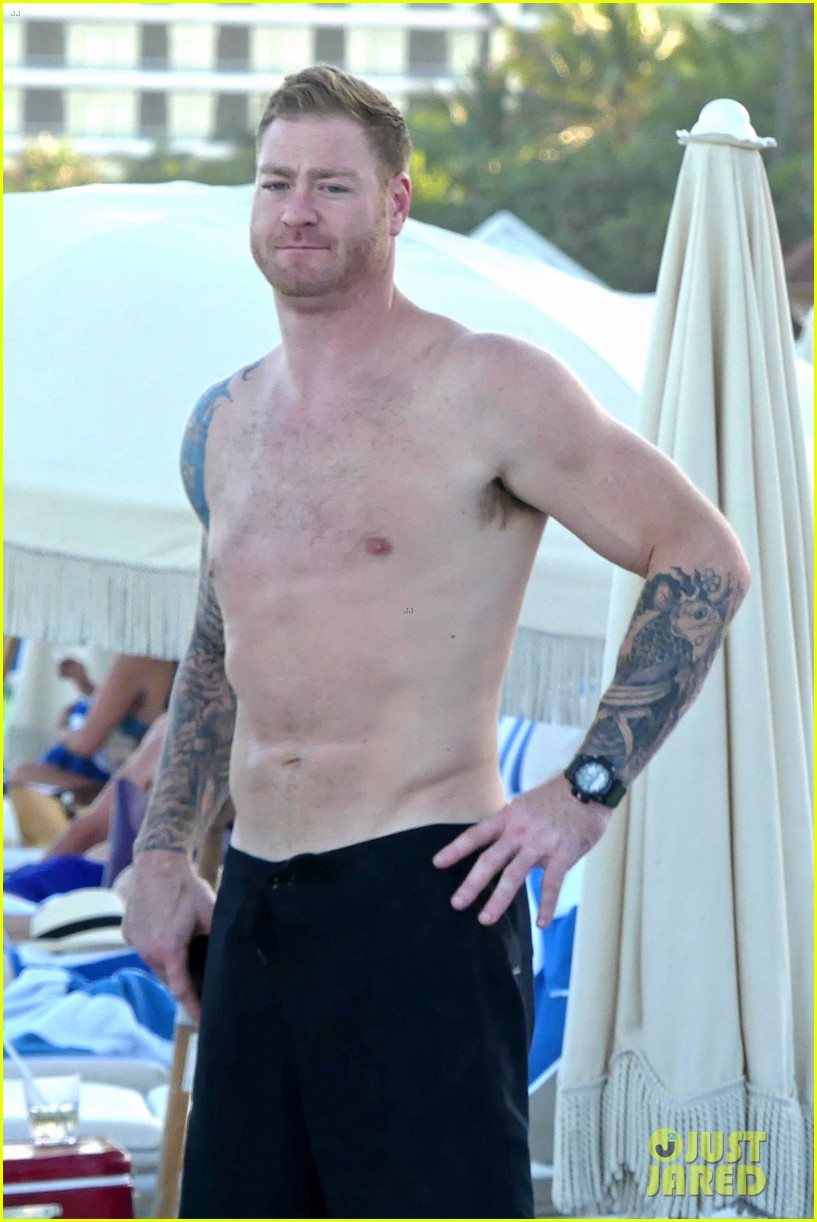 Former NFL Star Jeremy Shockey Goes Shirtless in Miami: Photo 3834617 ...