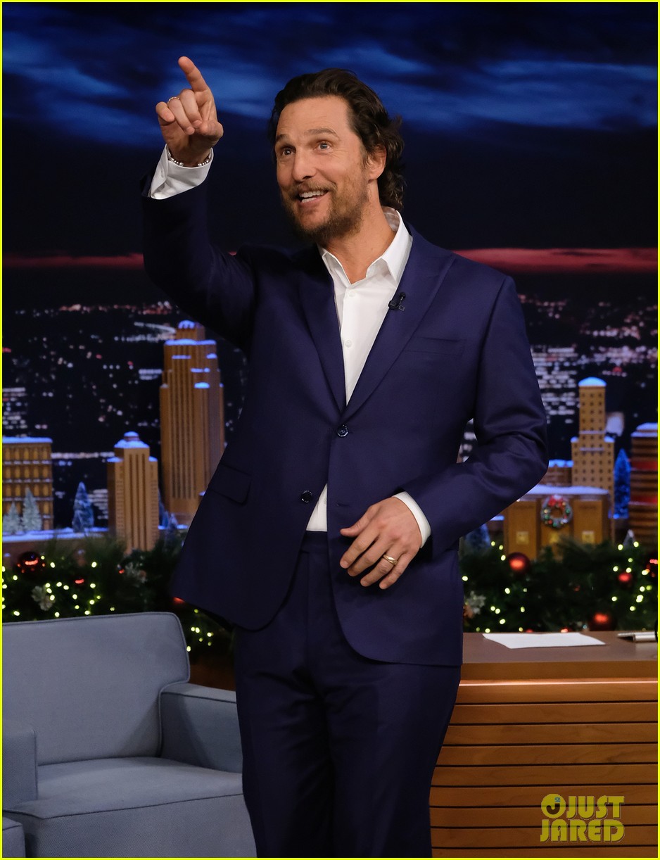 VIDEO: 'Sing' Movie Cast & Jimmy Fallon Sing 'Wonderful Christmastime ...