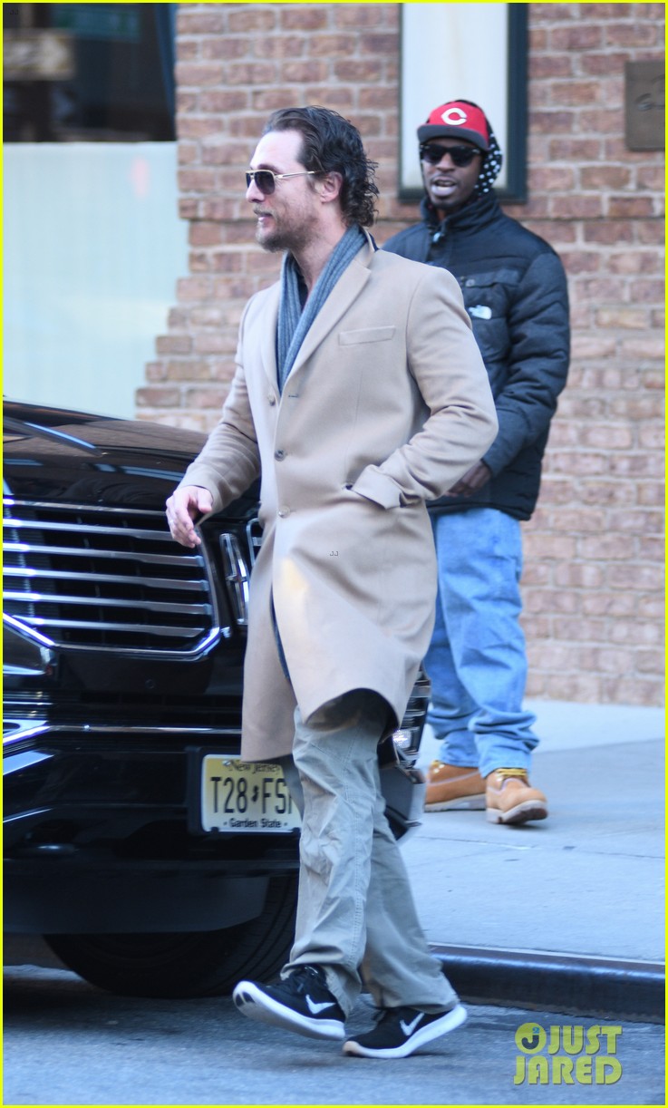 VIDEO: 'Sing' Movie Cast & Jimmy Fallon Sing 'Wonderful Christmastime ...