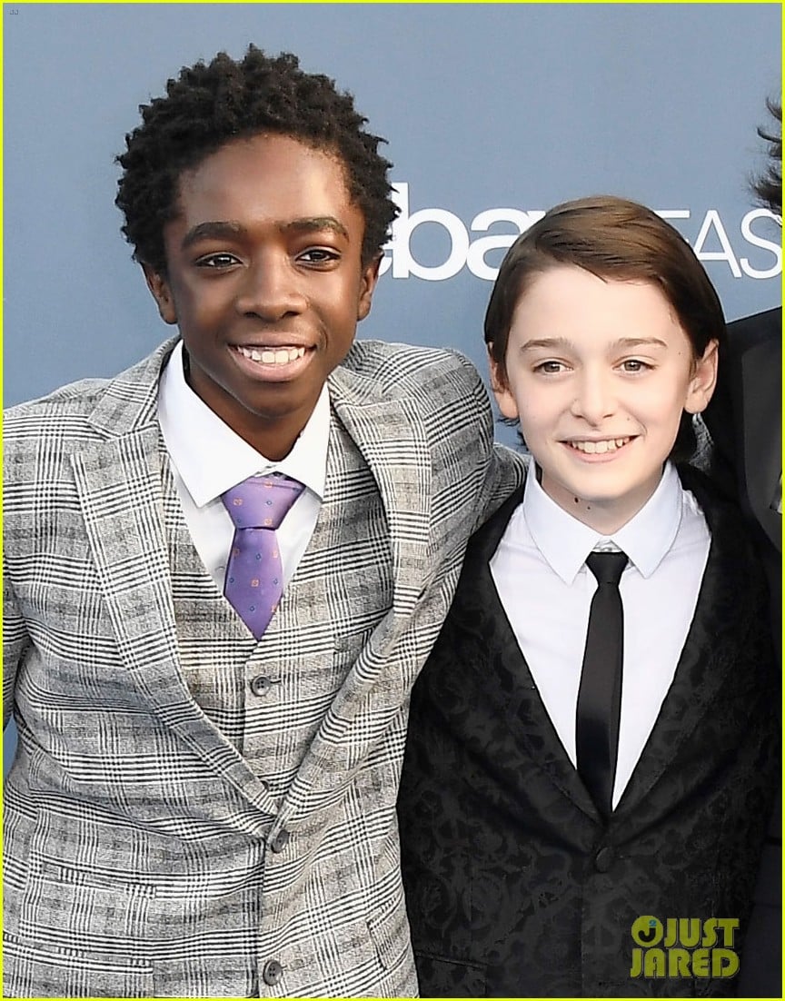 The Boys from 'Stranger Things' Buddy Up for Critics' Choice Awards ...