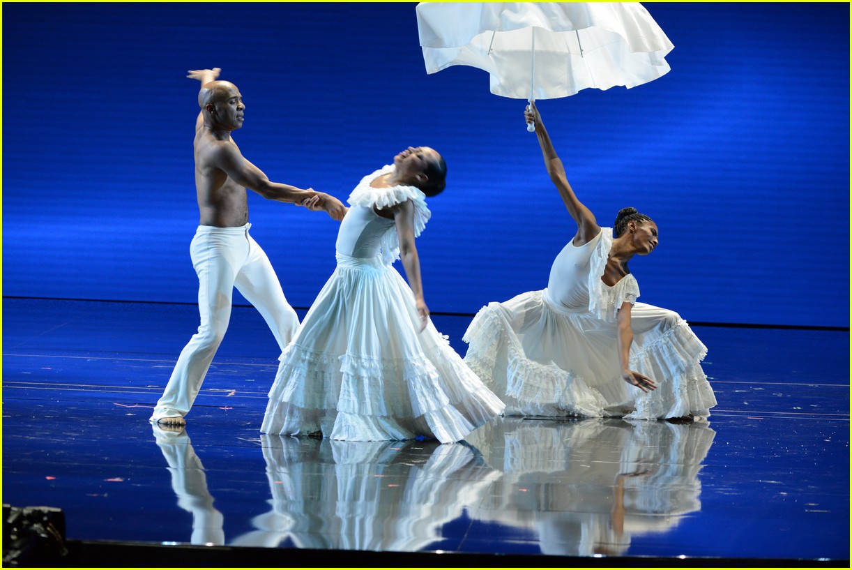 ABC's 'Taking the Stage Special - Full Performers & Celeb Guest List ...