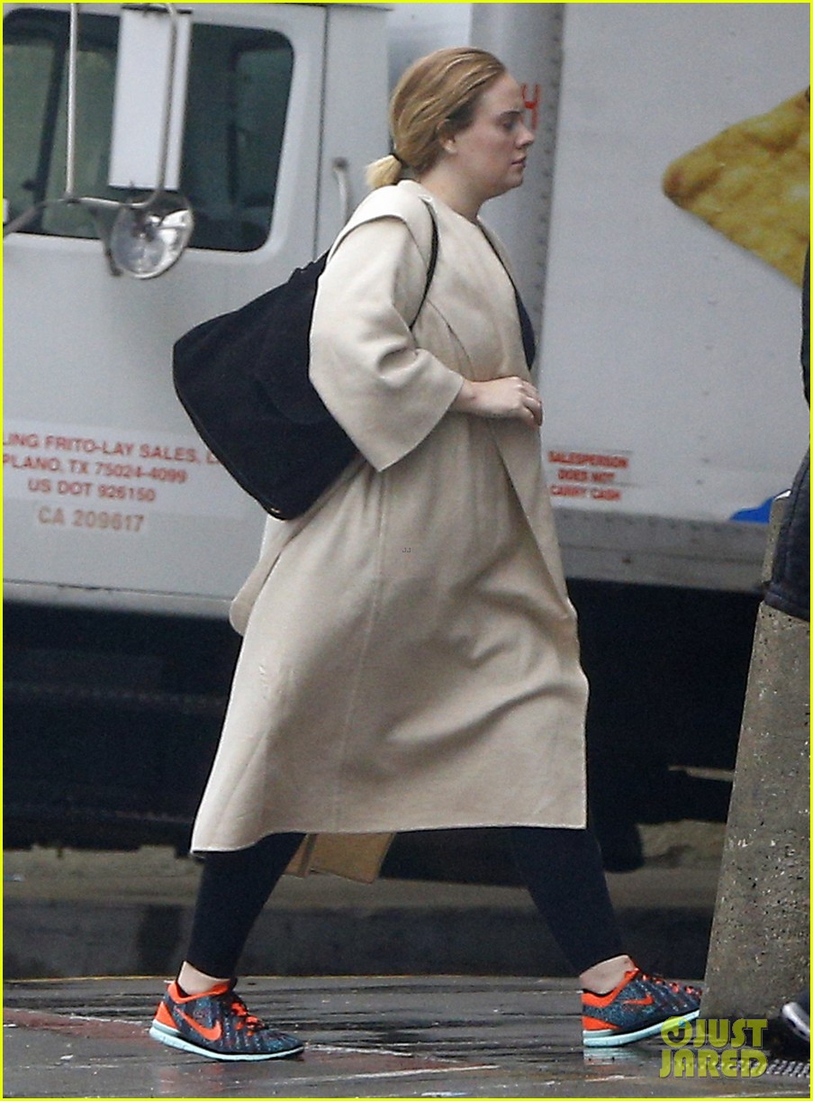 Adele Braves the Rain to Go Grocery Shopping: Photo 3842049 | Adele ...