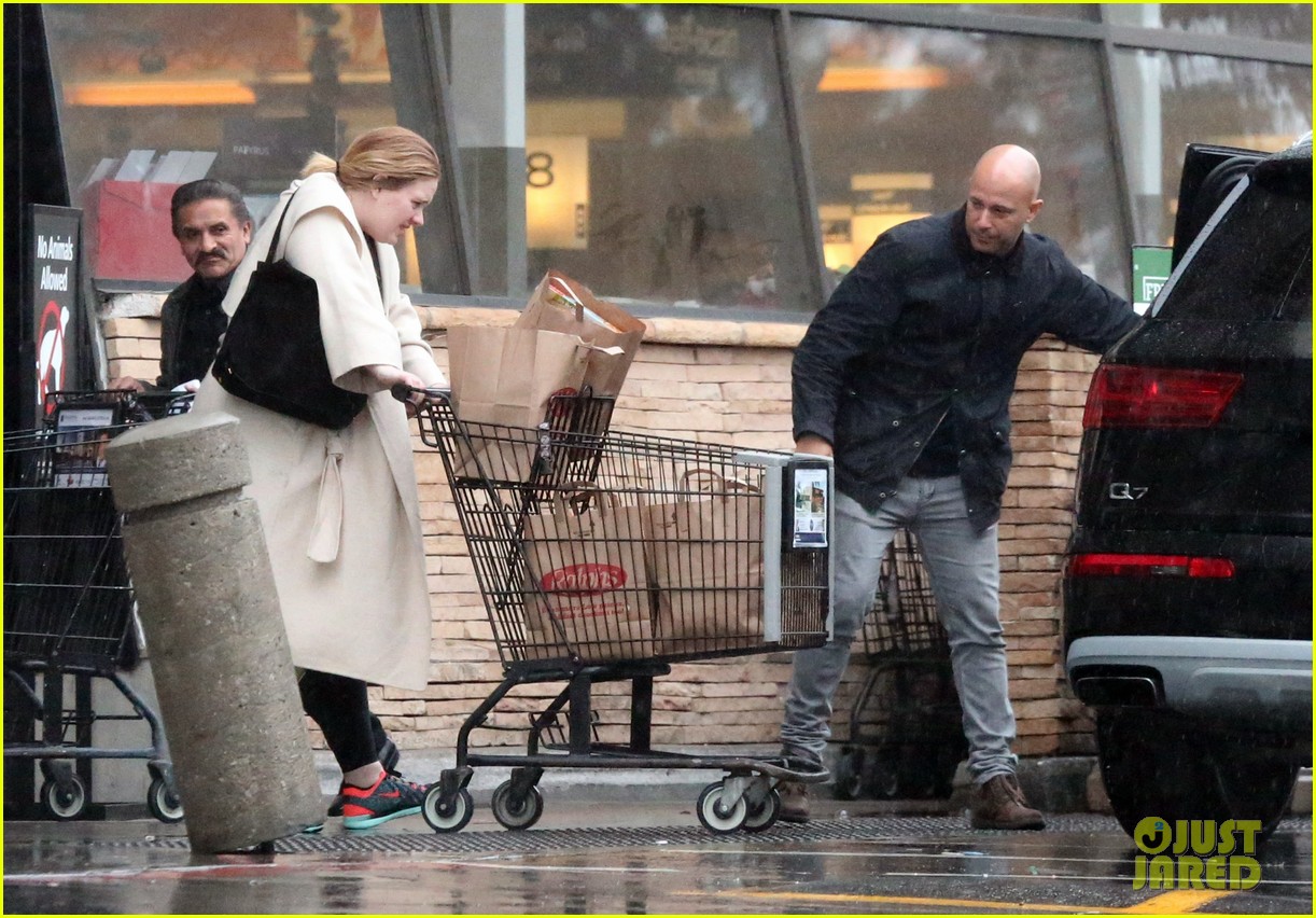 Adele Braves the Rain to Go Grocery Shopping: Photo 3842053 | Adele ...