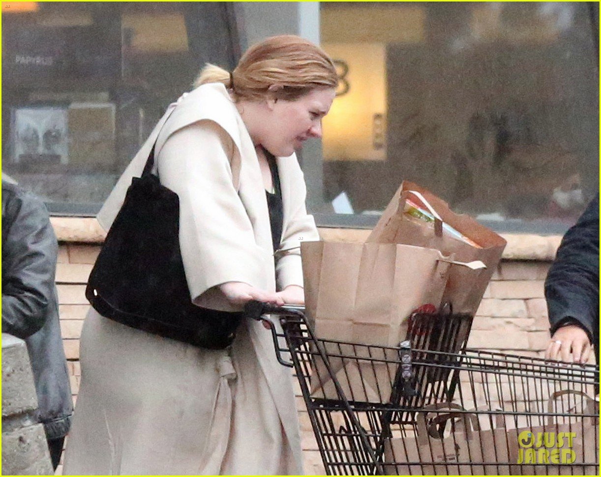 Adele Braves the Rain to Go Grocery Shopping: Photo 3842055 | Adele ...