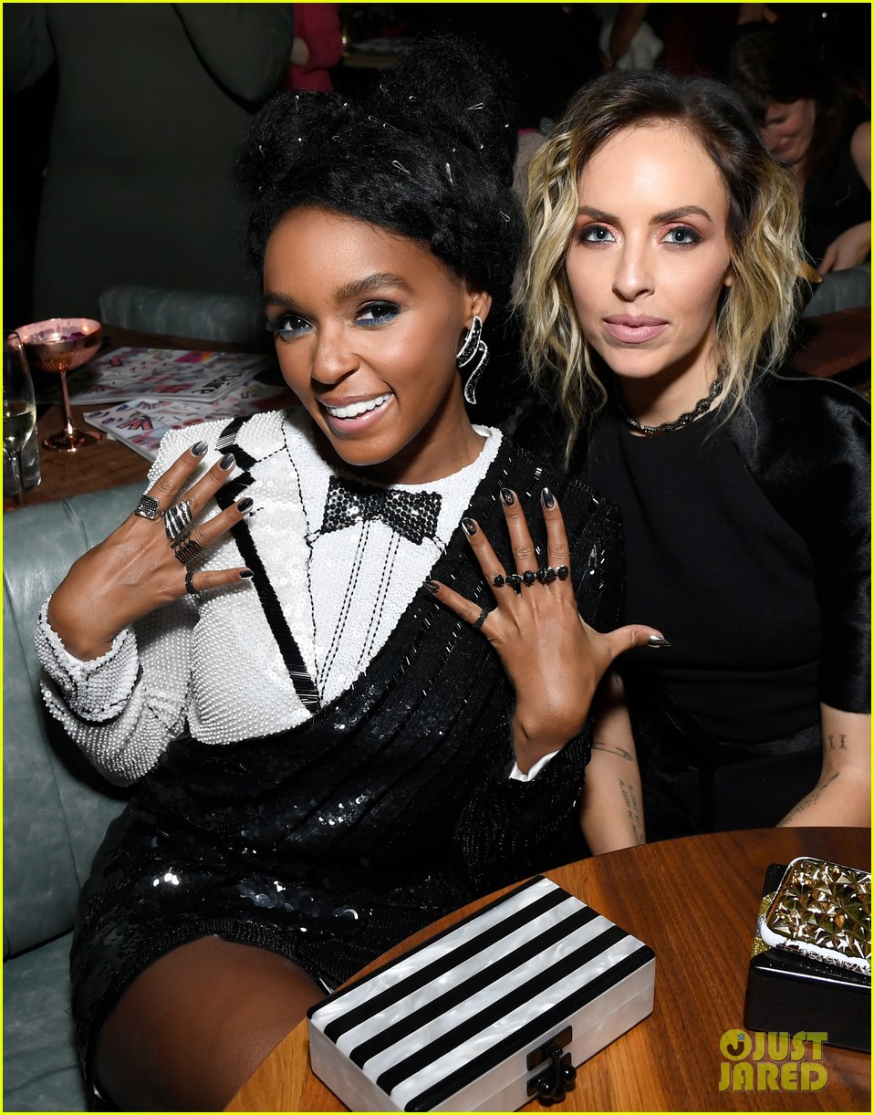 Jessica Alba, Elizabeth Olsen, & Janelle Monae Honor Their Favorite ...
