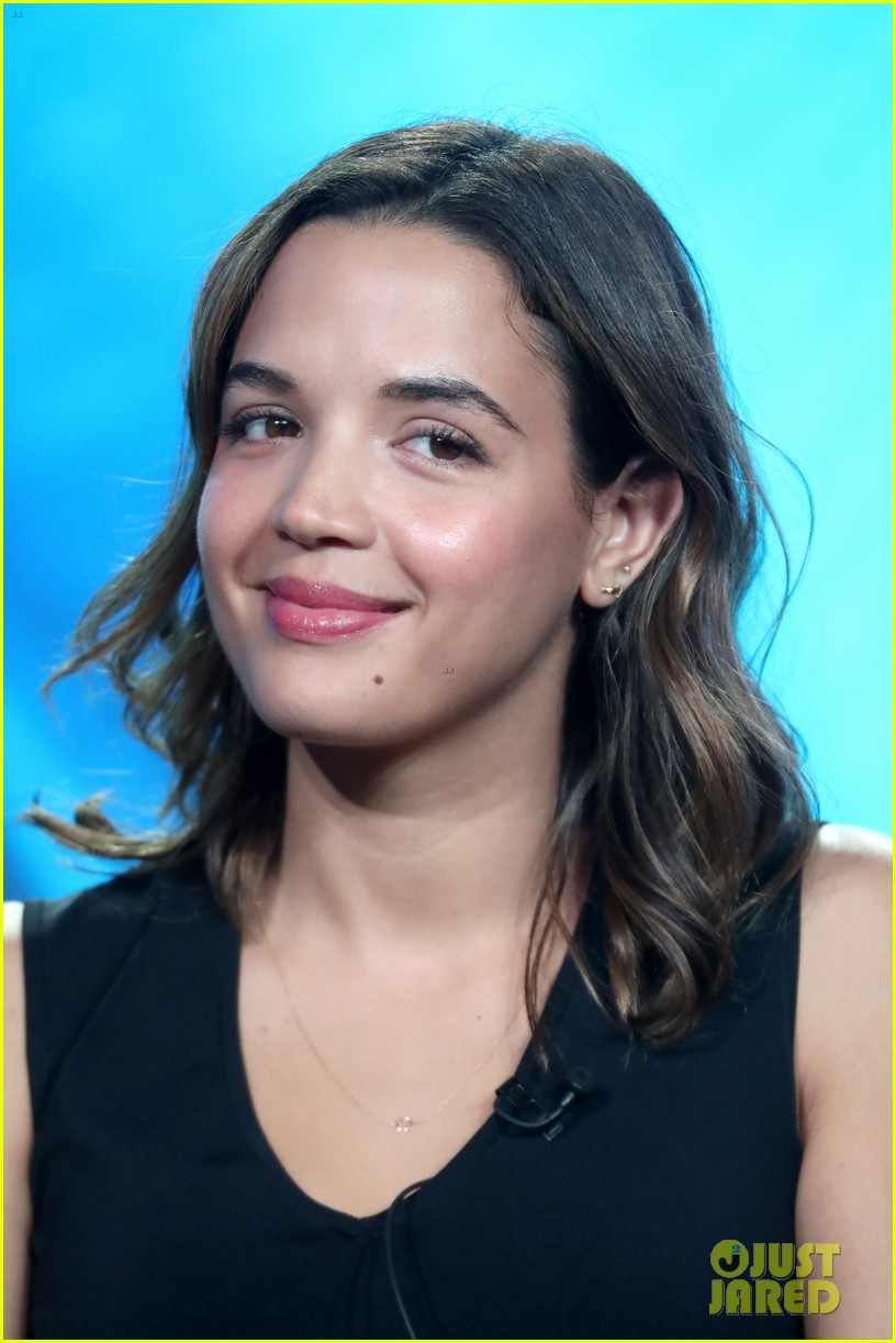 Bella Thorne Brings Freeform's 'Famous in Love' to TCA 2017: Photo ...