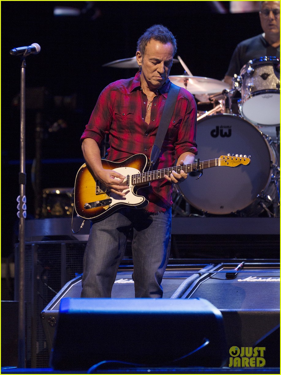 VIDEO: Bruce Springsteen Sends Love to Women's March Participants ...