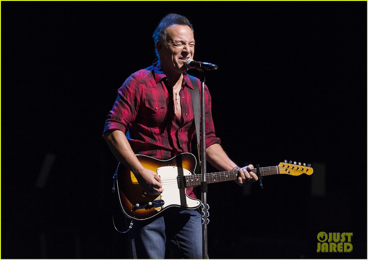 VIDEO: Bruce Springsteen Sends Love to Women's March Participants ...