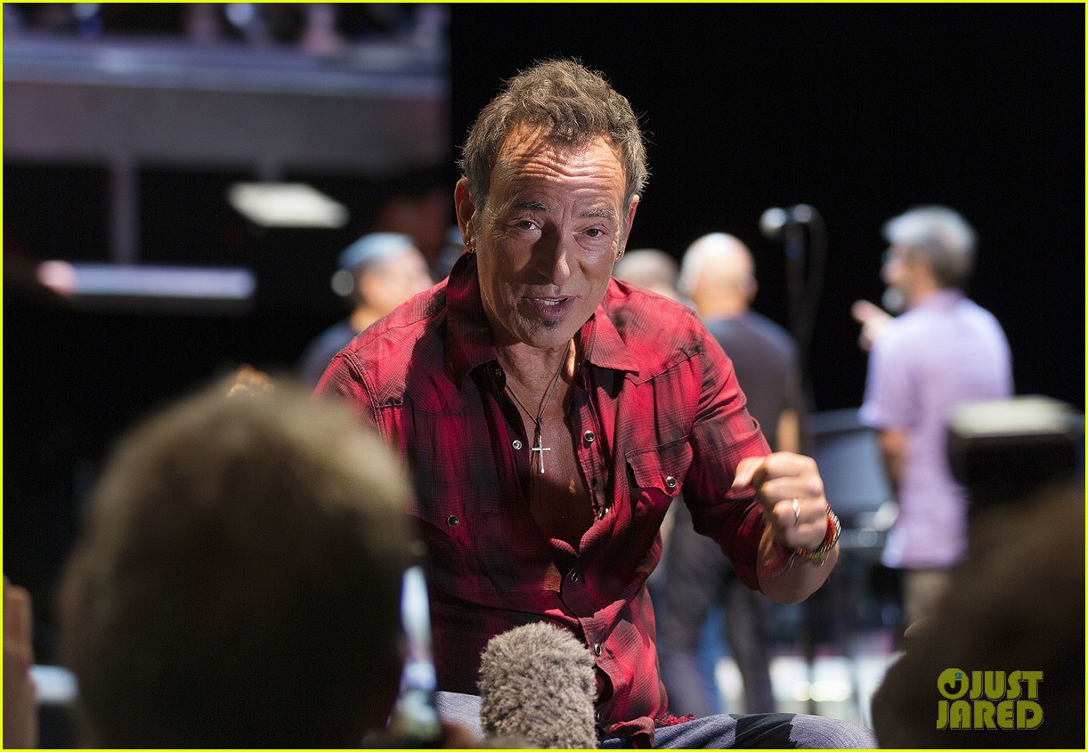 VIDEO: Bruce Springsteen Sends Love to Women's March Participants ...