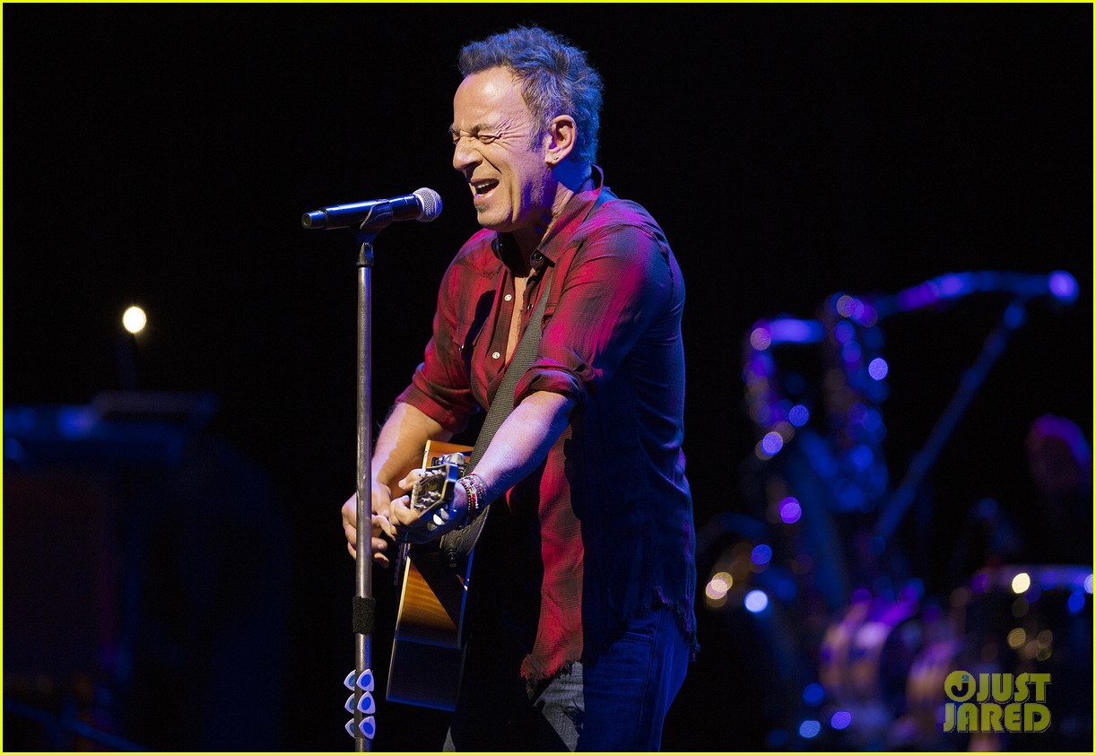 VIDEO: Bruce Springsteen Sends Love to Women's March Participants ...