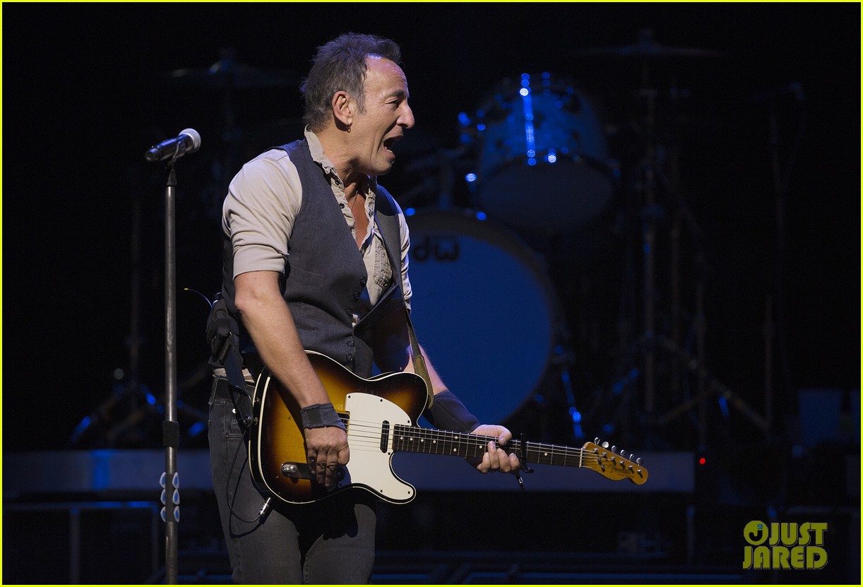 VIDEO: Bruce Springsteen Sends Love to Women's March Participants ...