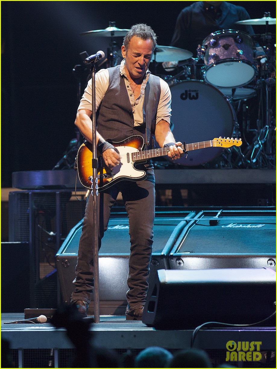 VIDEO: Bruce Springsteen Sends Love to Women's March Participants ...