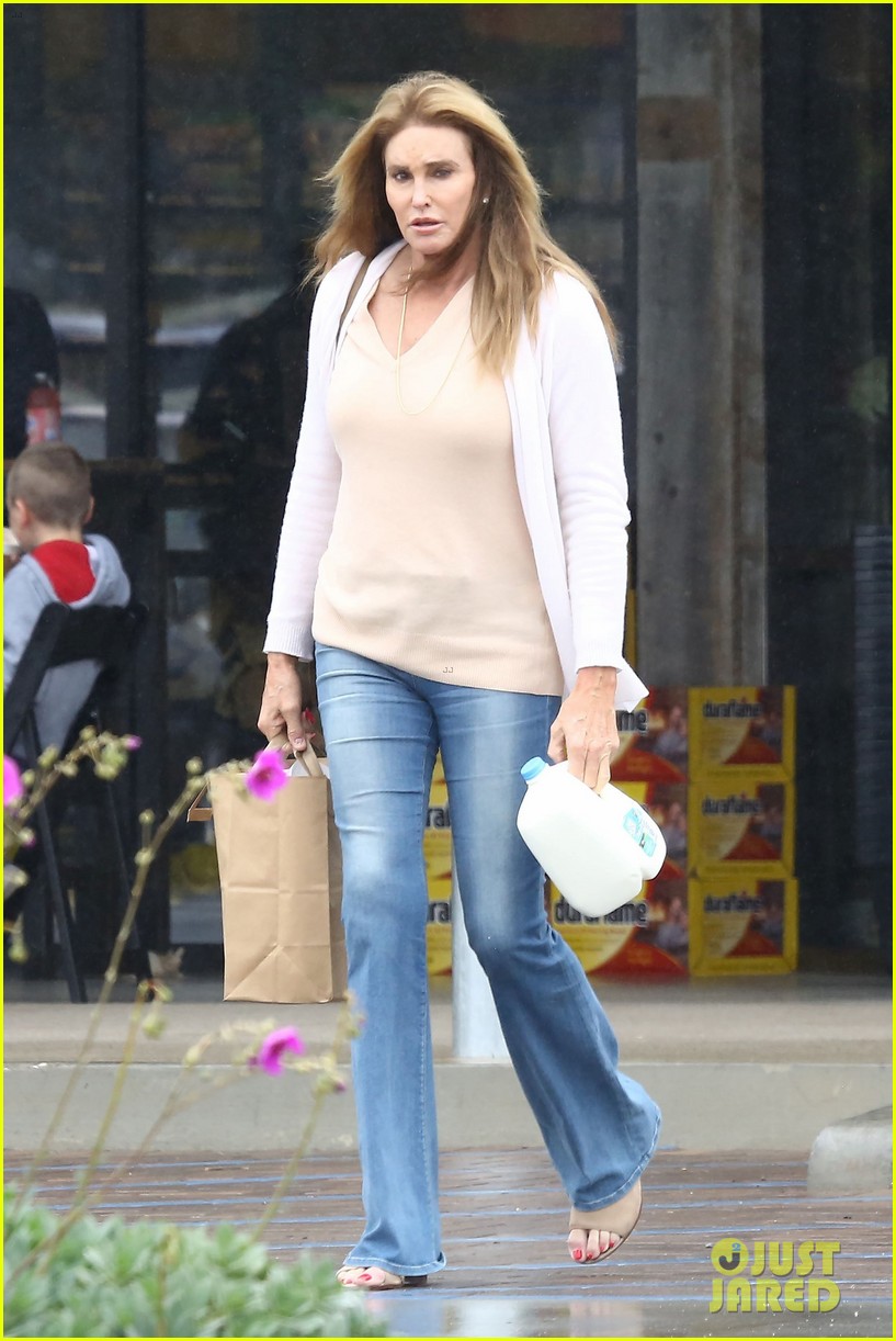 Caitlyn Jenner Steps Out After Mac Campaign Launch: Photo 3838075 ...