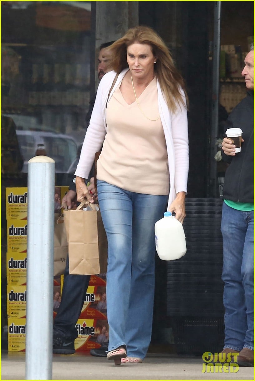 Caitlyn Jenner Steps Out After Mac Campaign Launch: Photo 3838085 ...