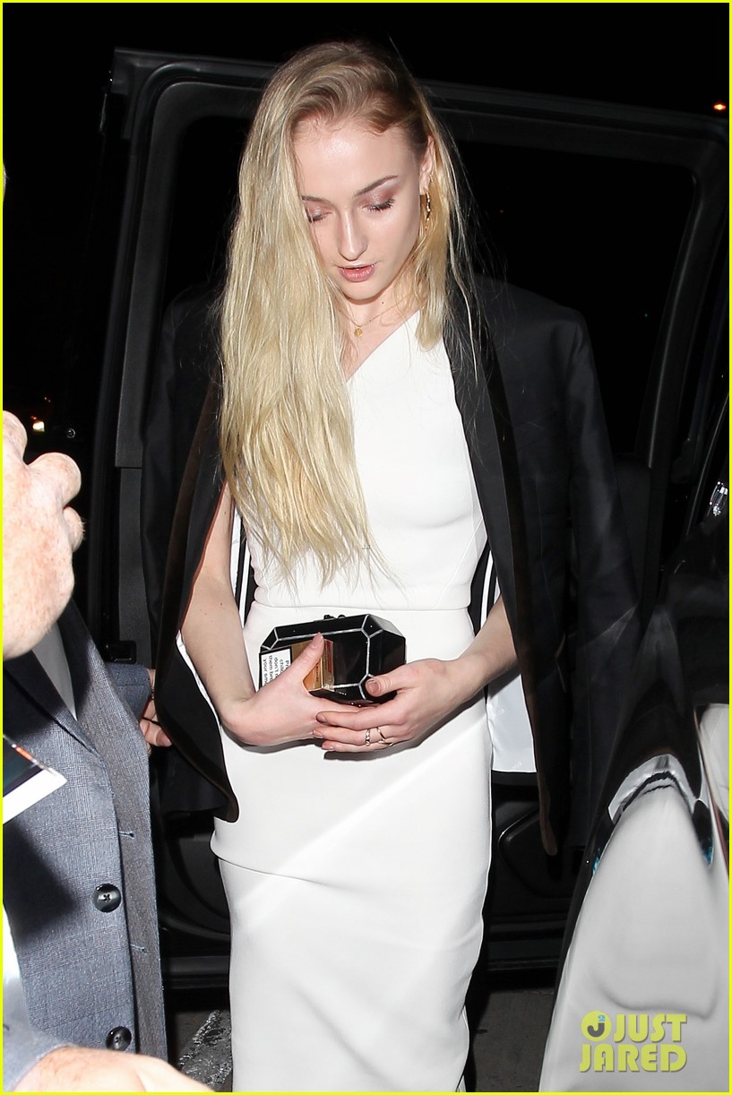 Lily Collins & Sophie Turner Get Ready for Globes at CAA Party: Photo ...