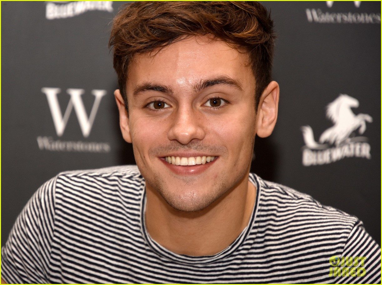 Tom Daley Wants A 'Diving Team' Of Kids With Fiance Dustin Lance Black ...
