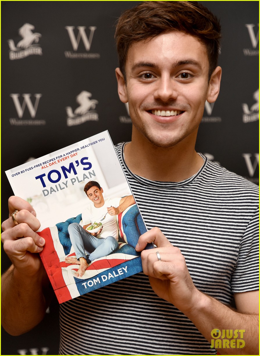 Tom Daley Wants A 'Diving Team' Of Kids With Fiance Dustin Lance Black ...