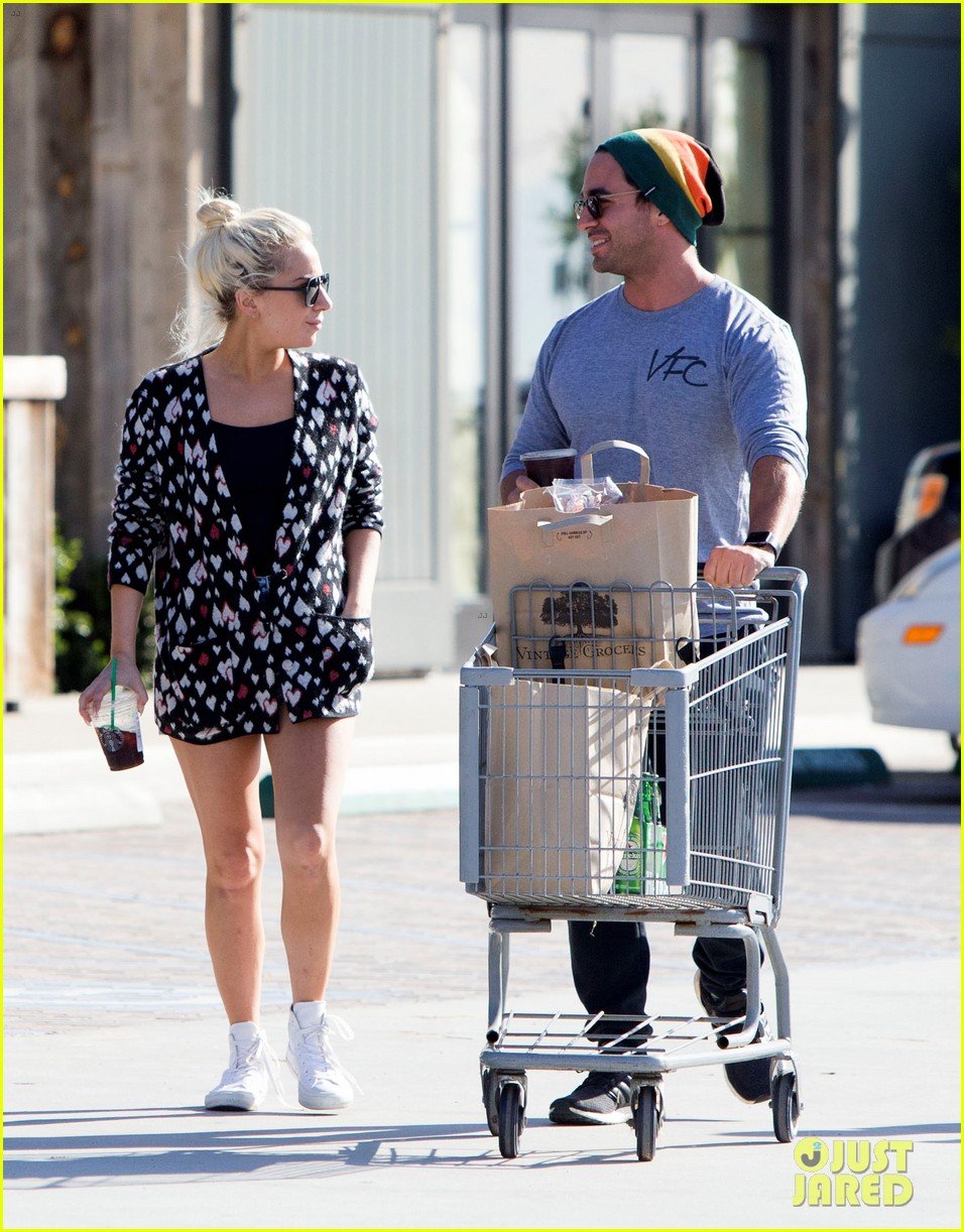 Lady Gaga Goes Tanning in the Rain Because She's Lady Gaga: Photo ...