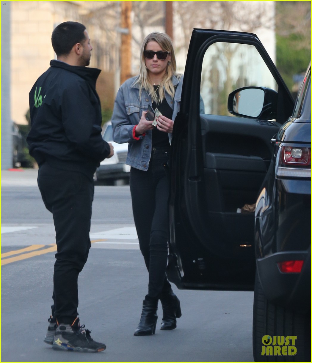 Amber Heard is All Smiles in First Outing Since Finalizing Divorce ...