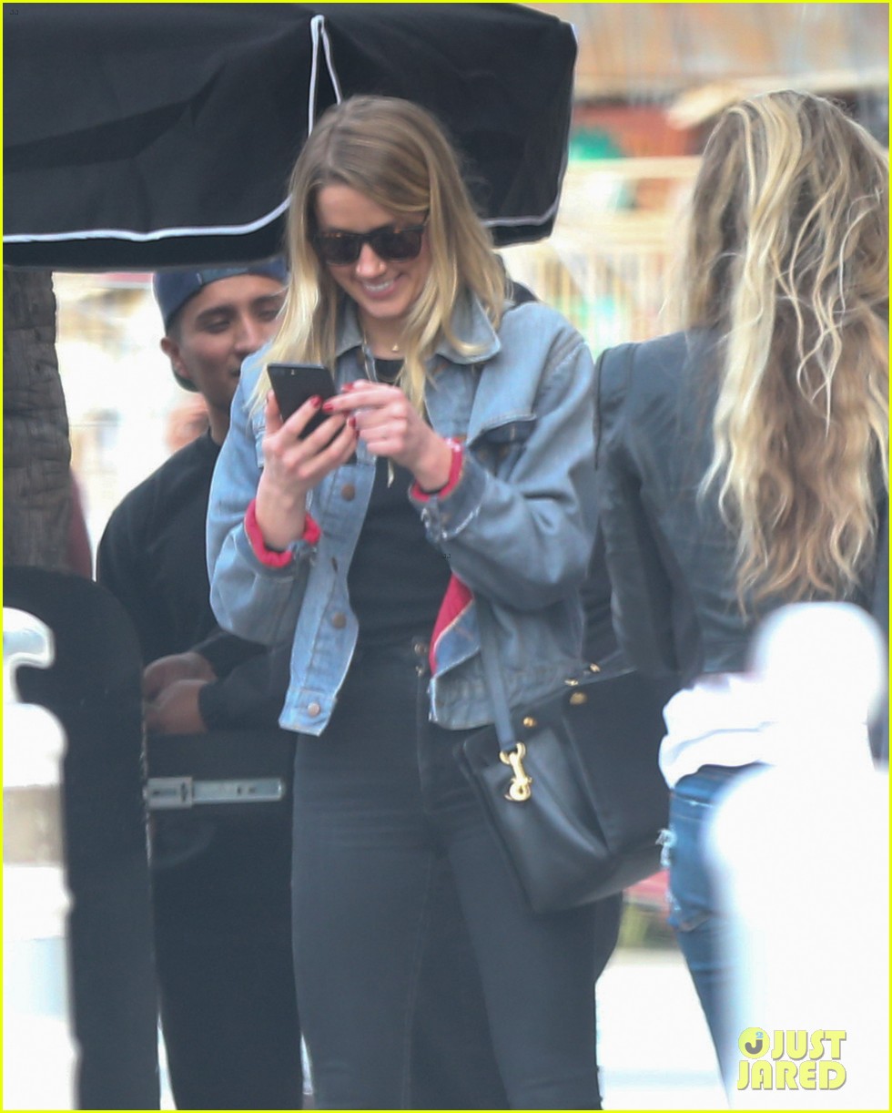Amber Heard is All Smiles in First Outing Since Finalizing Divorce ...