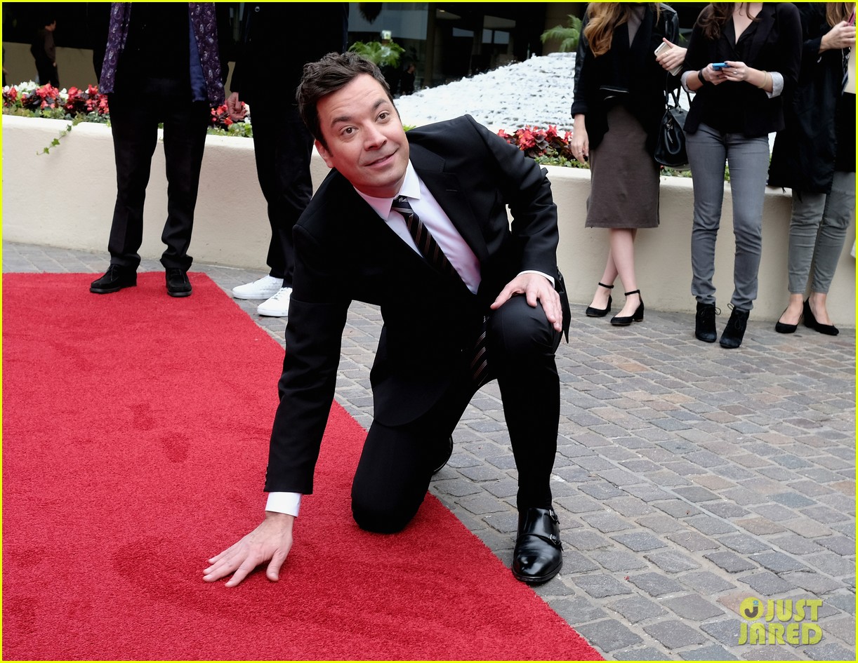 Jimmy Fallon Rolls Out the Red Carpet for the Golden Globes 2017: Photo ...