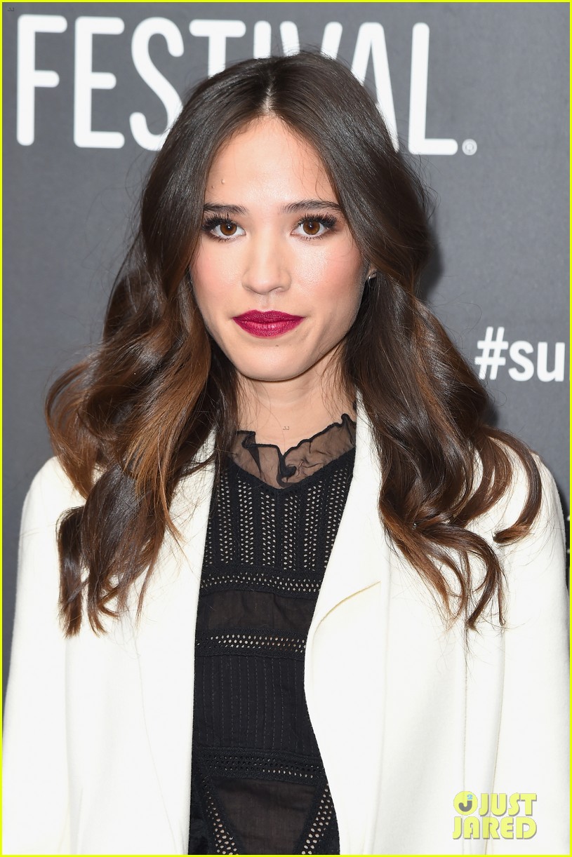 Elizabeth Olsen & Jeremy Renner Bring 'Wind River' to Sundance 2017 ...