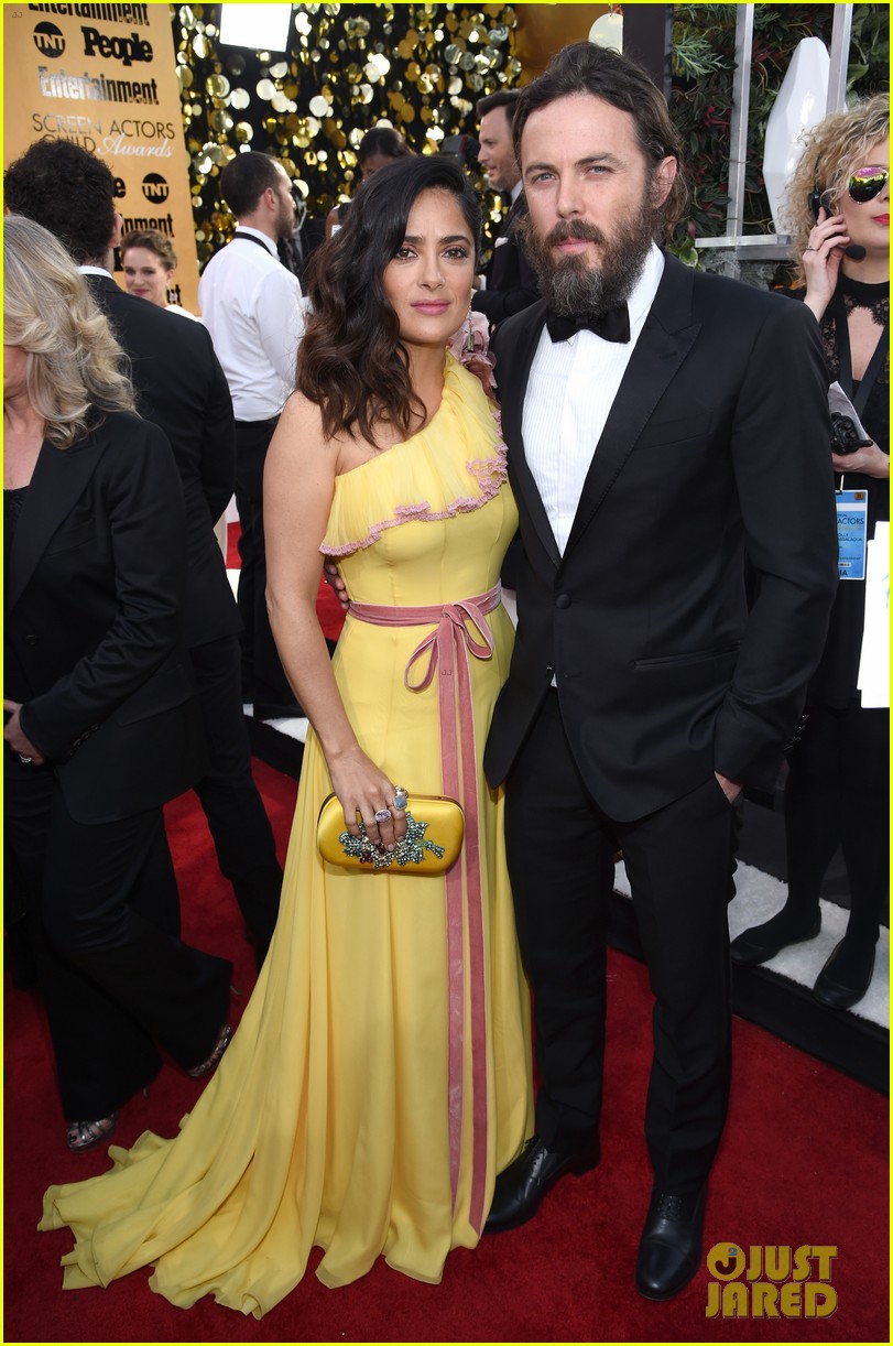 Salma Hayek & Rashida Jones Stun at SAG Awards 2017: Photo 3849800 ...