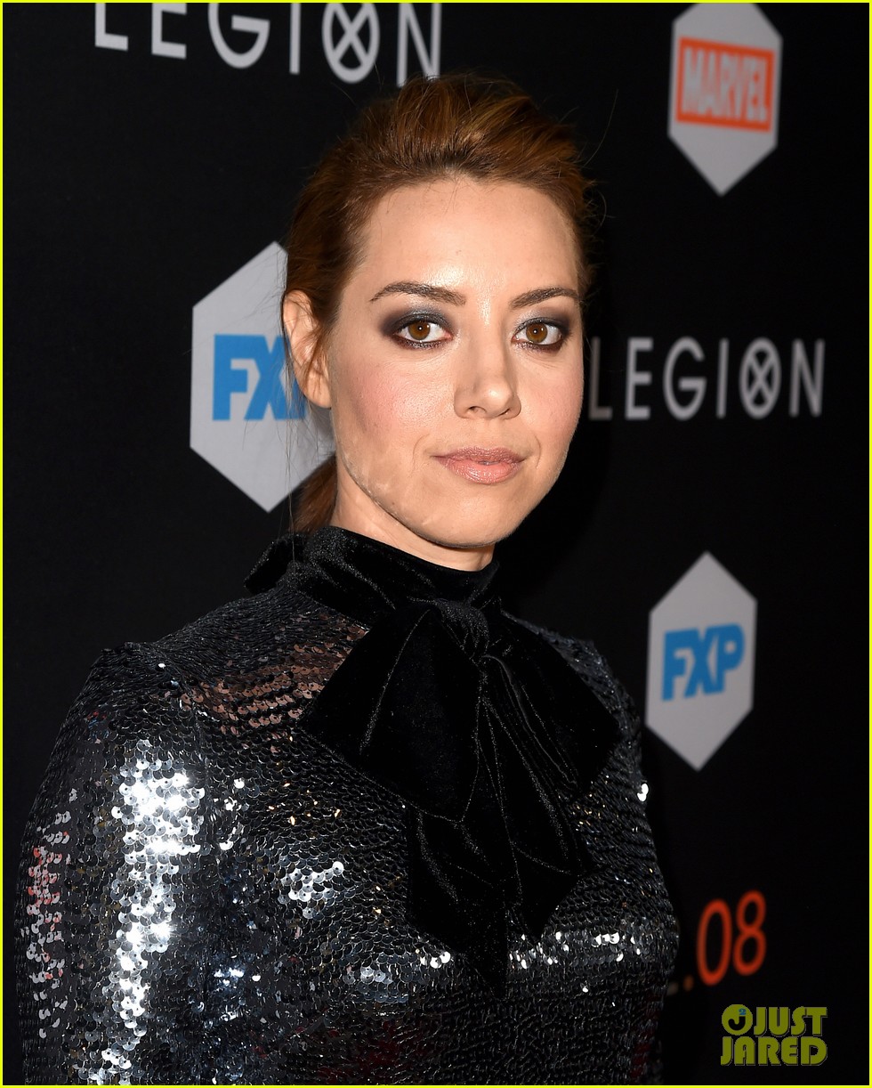 Dan Stevens Brings Wife Susie Hariet To 'Legion' Premiere - Watch New ...