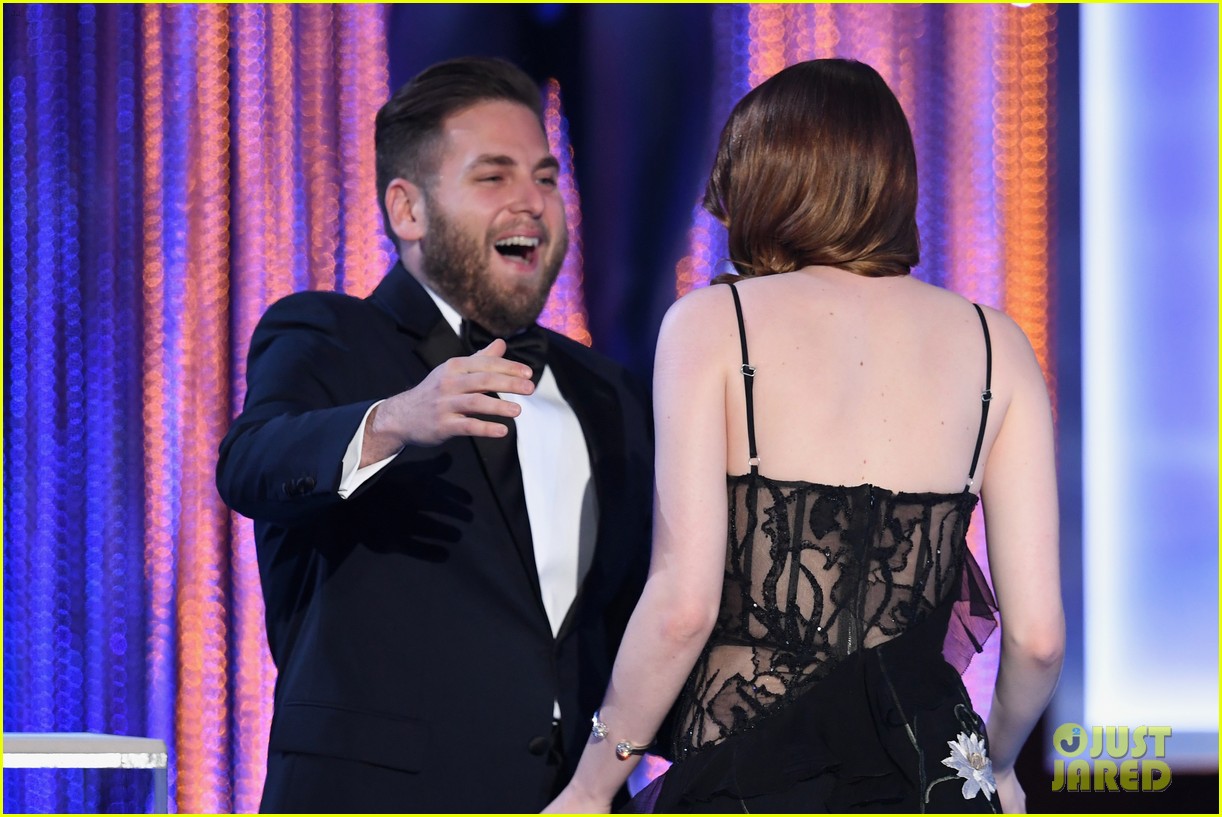 Emma Stone Has Best Reaction to Winning at SAG Awards, Gives an ...