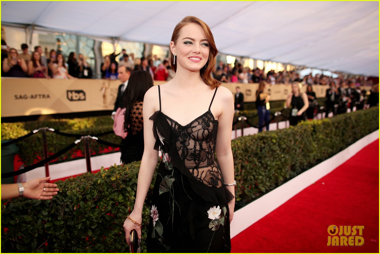 Emma Stone's SAG Awards 2017 Look Is Stunning!: Photo 3849674 | Emma ...