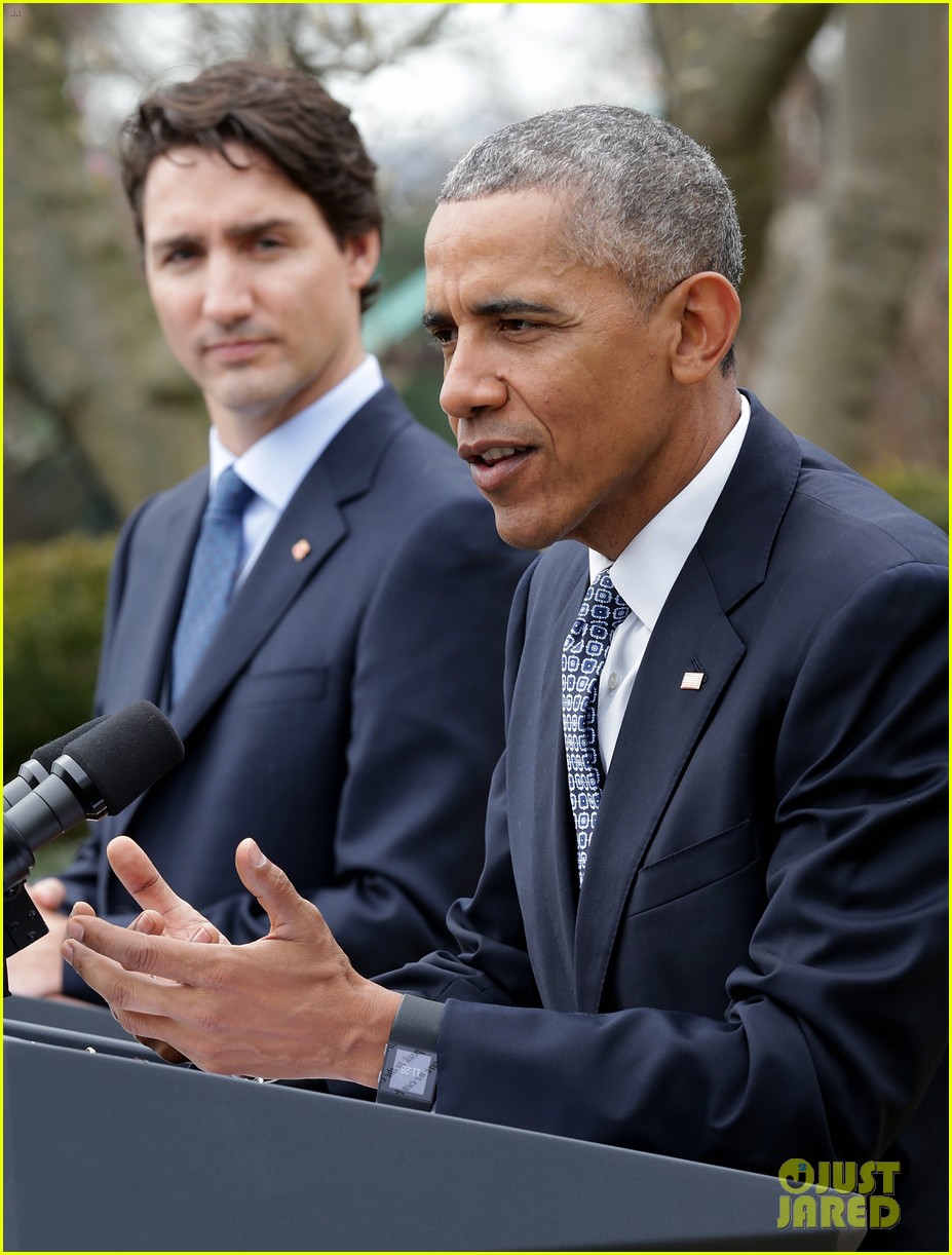 Canadian PM Justin Trudeau Promises a Home for Refugees: Photo 3849020 ...