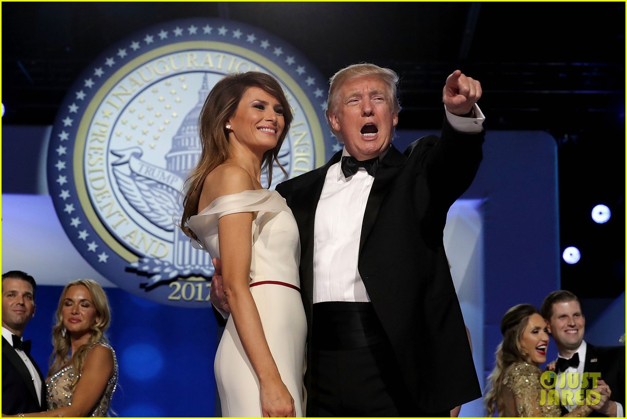 Donald Trump's Inauguration Cake Looks Identical to Obama's 2013 Cake ...