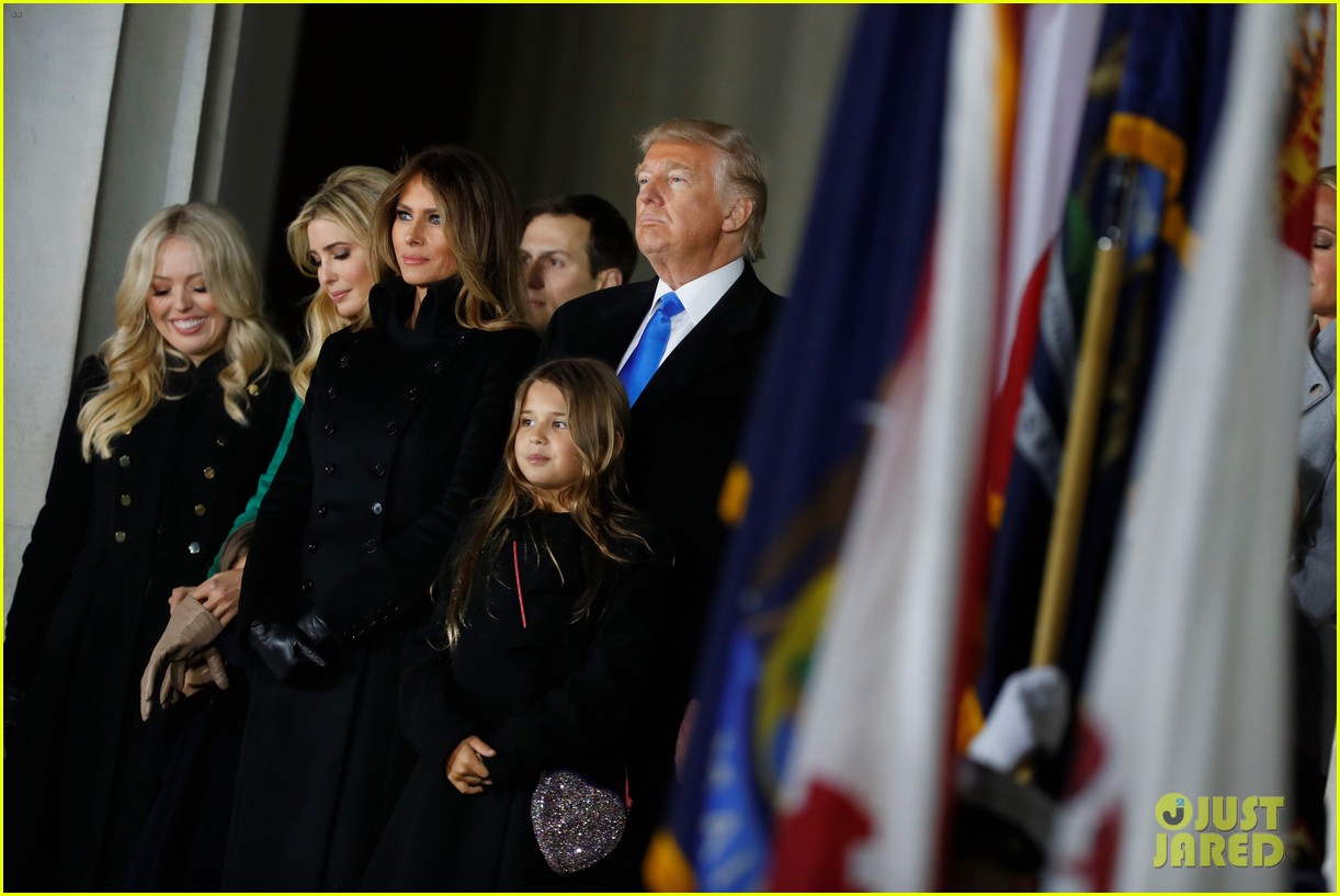 Donald Trump's Kids & Grandchildren Join Him at Lincoln Memorial for ...