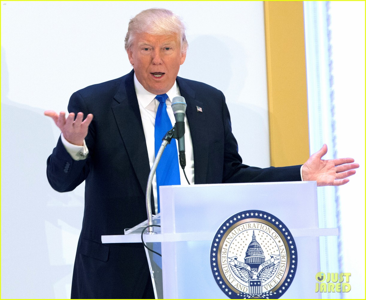 Donald Trump's Kids & Grandchildren Join Him at Lincoln Memorial for ...