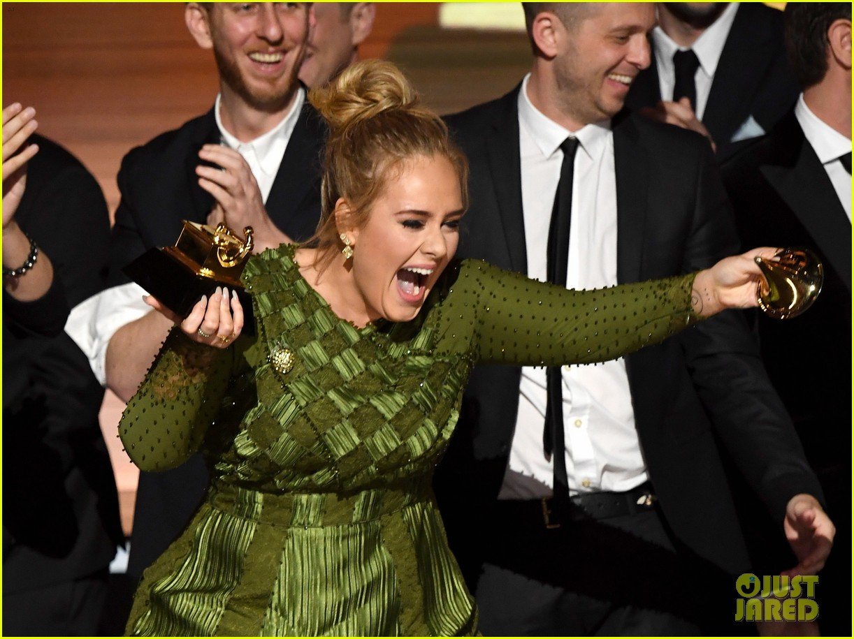 Adele Breaks Grammys Album of the Year Statue in Half! (Photos): Photo 3858790 | Adele, Grammys ...