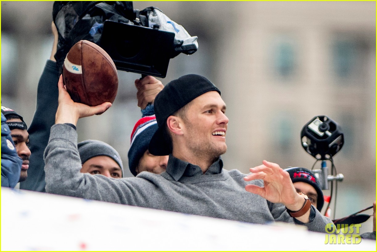 Tom Brady's Son Benjamin Holds the Lombardi Trophy During the Patriots ...