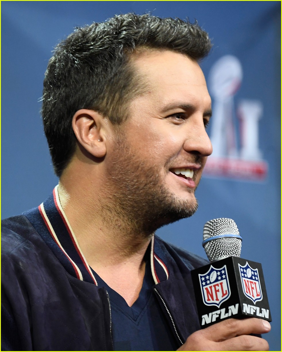 Luke Bryan Reveals His Pick to Win Super Bowl 2017: Photo 3851838 ...