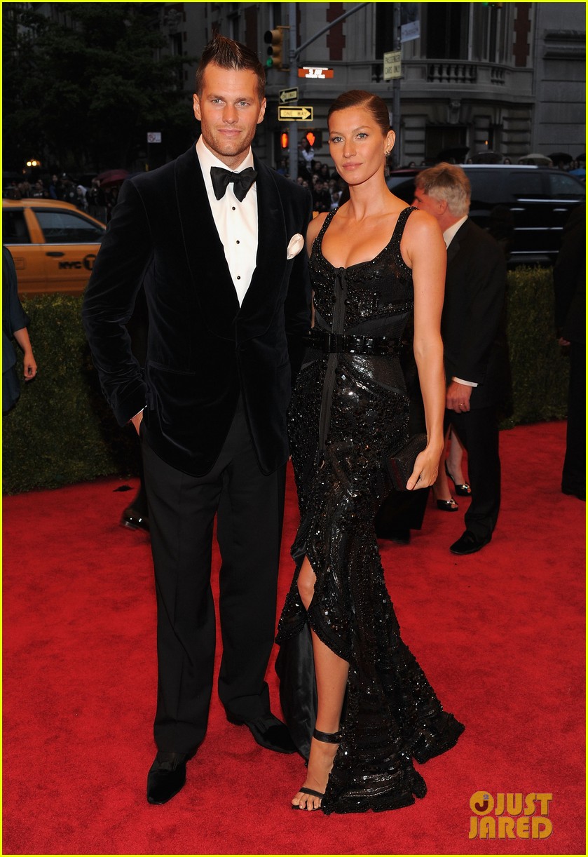 Gisele Bundchen & Tom Brady Named Co-Chairs of Met Gala 2017: Photo ...