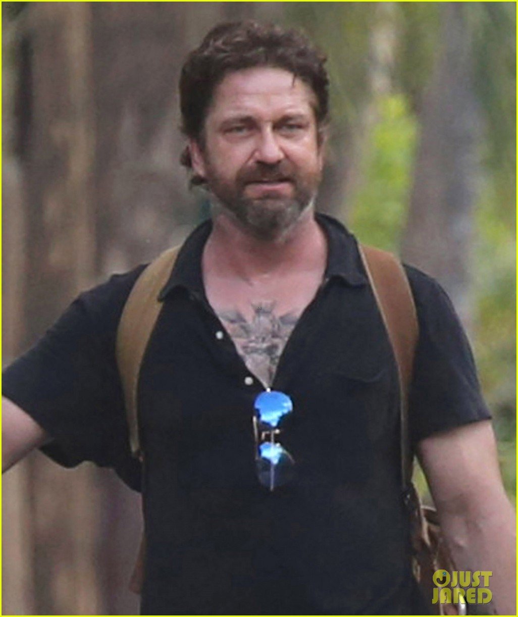 Gerard Butler Puts Tattoos on Display in Cancun with Morgan Brown ...