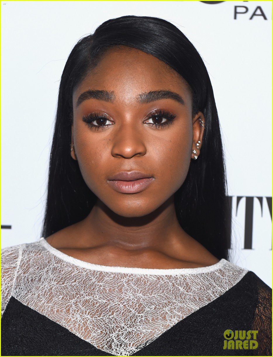 Dove Cameron, Maddie Ziegler, & Ariel Winter Glam Up for Vanity Fair's ...