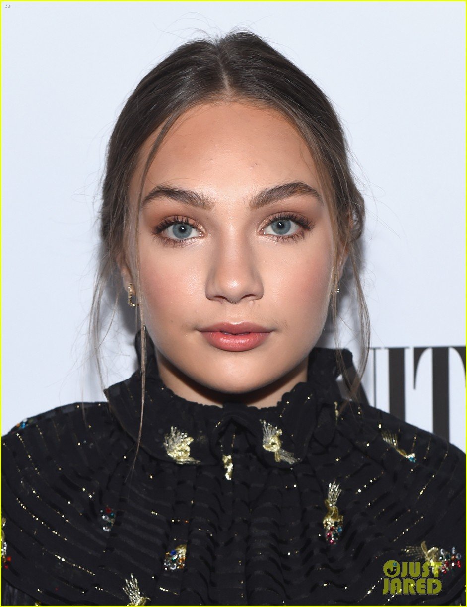 Dove Cameron, Maddie Ziegler, & Ariel Winter Glam Up for Vanity Fair's ...