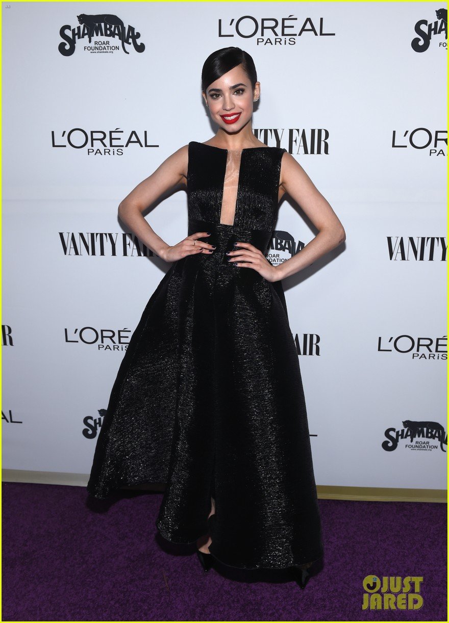 Dove Cameron, Maddie Ziegler, & Ariel Winter Glam Up for Vanity Fair's ...