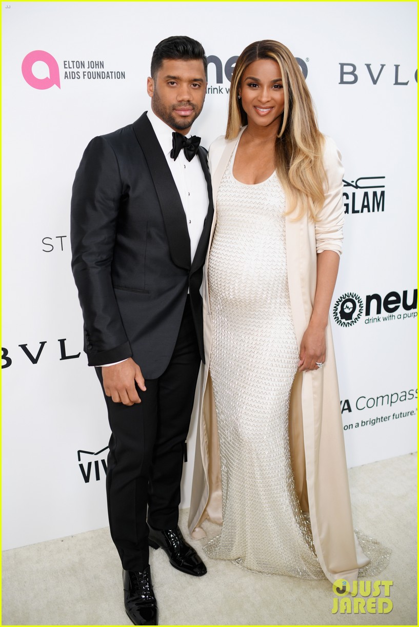 Ciara Shows Off Her Baby Bump With Russell Wilson at Elton John Oscars ...