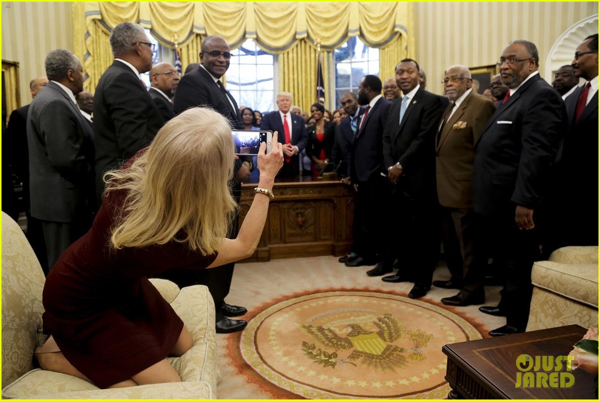 Twitter Reacts to Kellyanne Conway Couch Photo: Photo 3868011 | Donald ...
